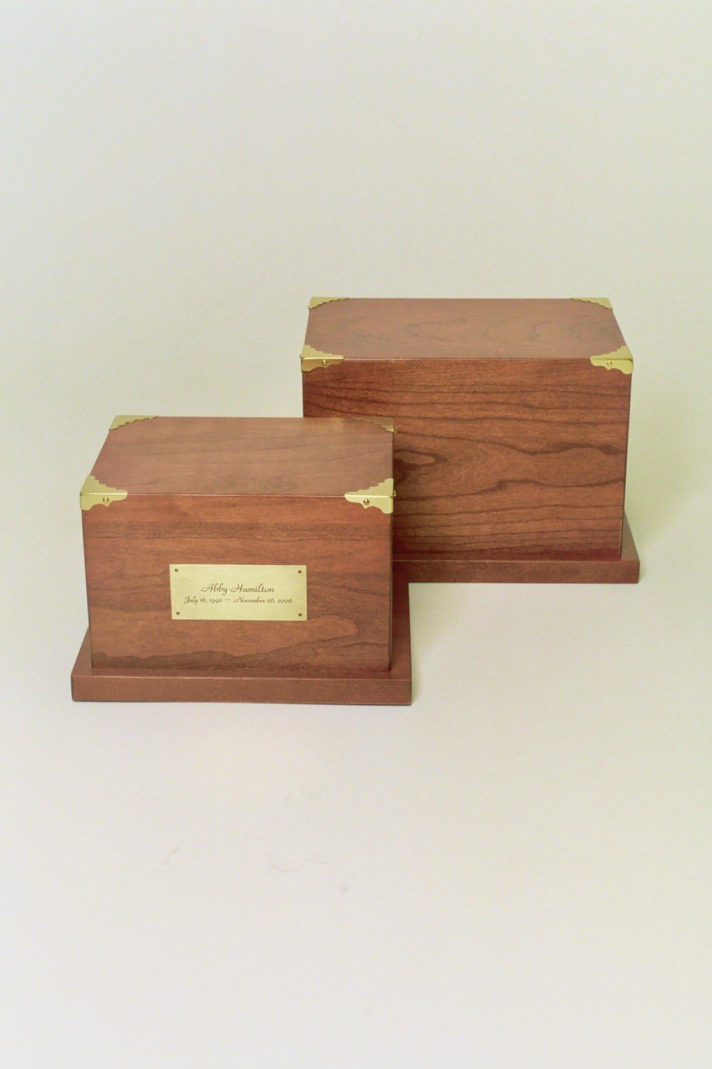 Amazon.com: Simplicity Solid Wooden Urn : Health & Household