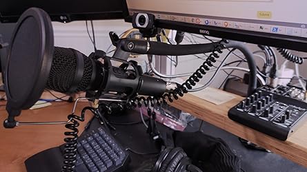 Amazon.com: MAONO USB/XLR Podcast Dynamic Microphone, Studio Mic Kit ...