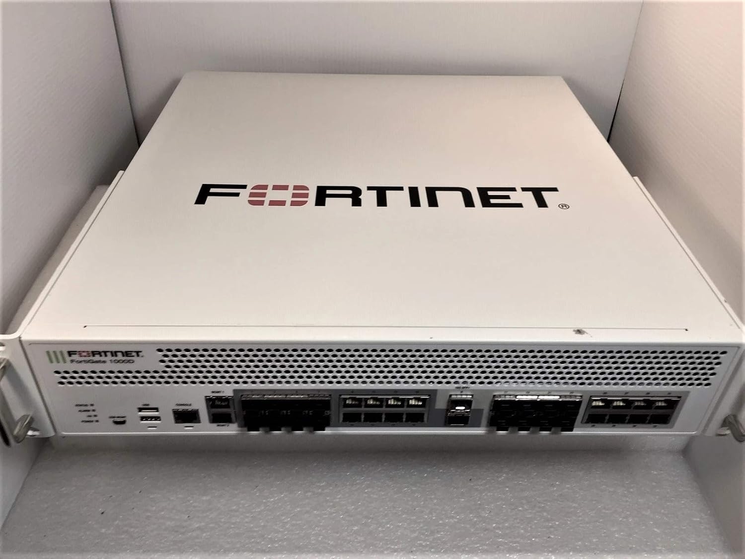 Amazon.com: Fortinet FortiGate 1000D Network Security/Firewall ...