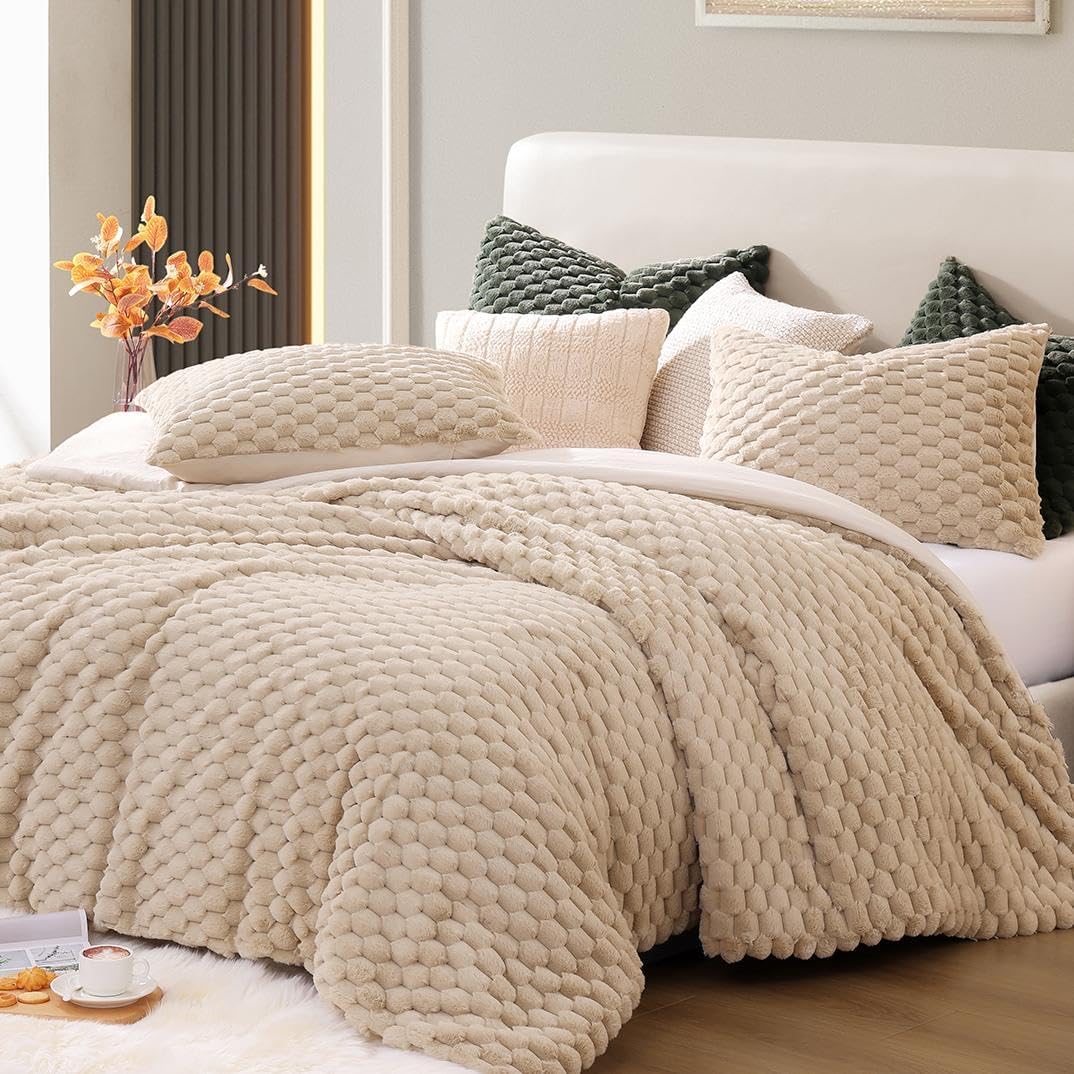 Amazon.com: CASAAGUSTO Fluffy Queen Comforter Set, Beige Luxury Rabbit ...