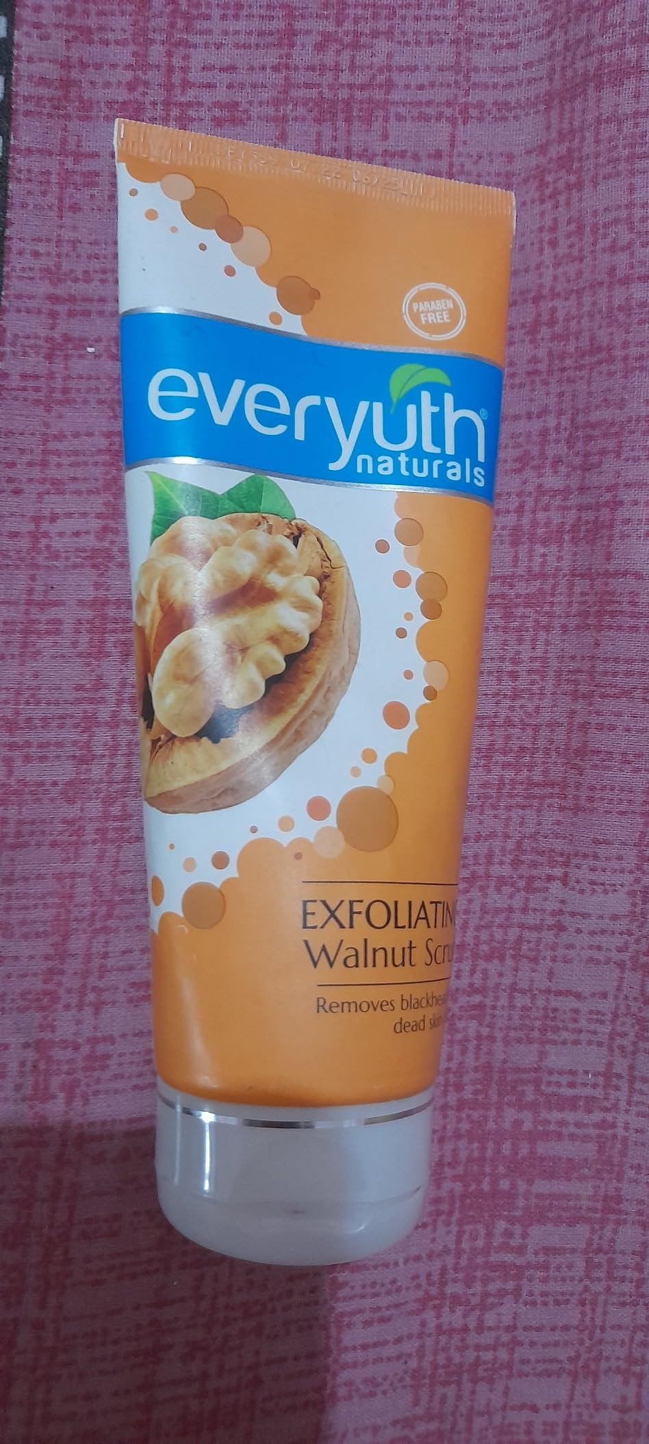 Buy Everyuth Naturals Exfoliating Walnut Scrub, 200gm, Tube & Everyuth ...