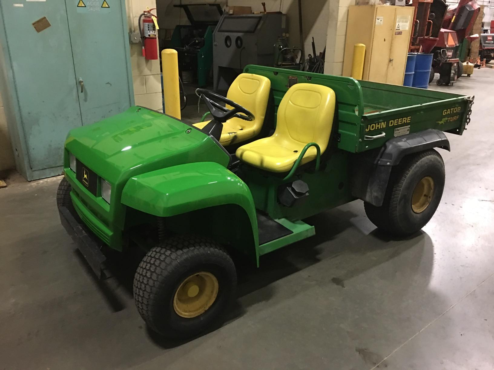 Amazon.com: John Deere 4X2 and 6X4 Gator Hood and Fender Set HoodFender ...
