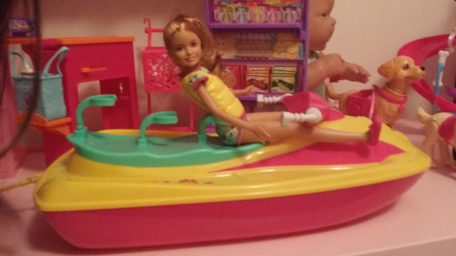 Amazon.com: Barbie Sisters Jet Ski and Stacie Doll Set : Toys & Games