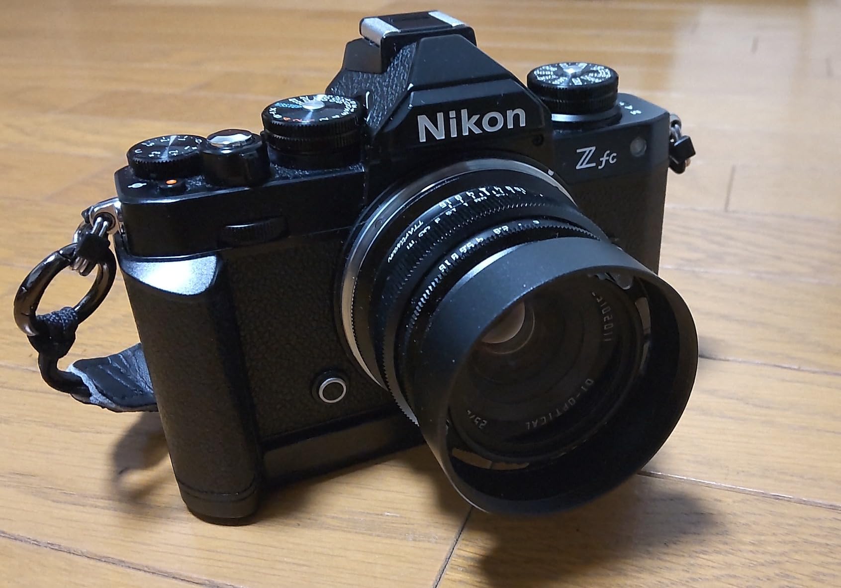 Amazon | Nikon エクステンショングリップ Z fc-GR1 Zfc用 ZFCGR1 | カメラ用カメラグリップ 通販