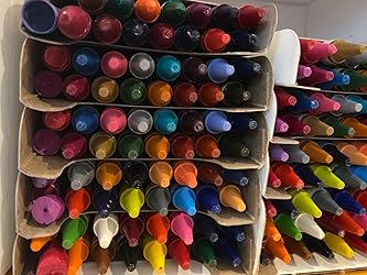 Amazon.com: Crayola Ultimate Crayon Bucket, 200 Crayons, Duplicates of ...