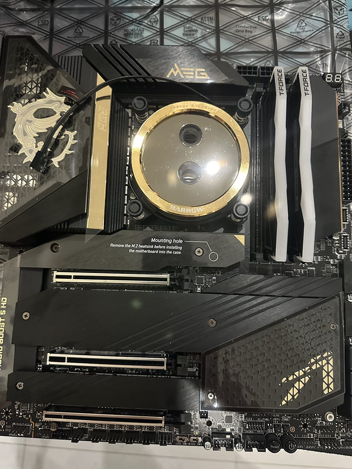 Amazon.com: MSI MEG Z690 ACE Gaming Motherboard (E-ATX, 12th Gen Intel ...