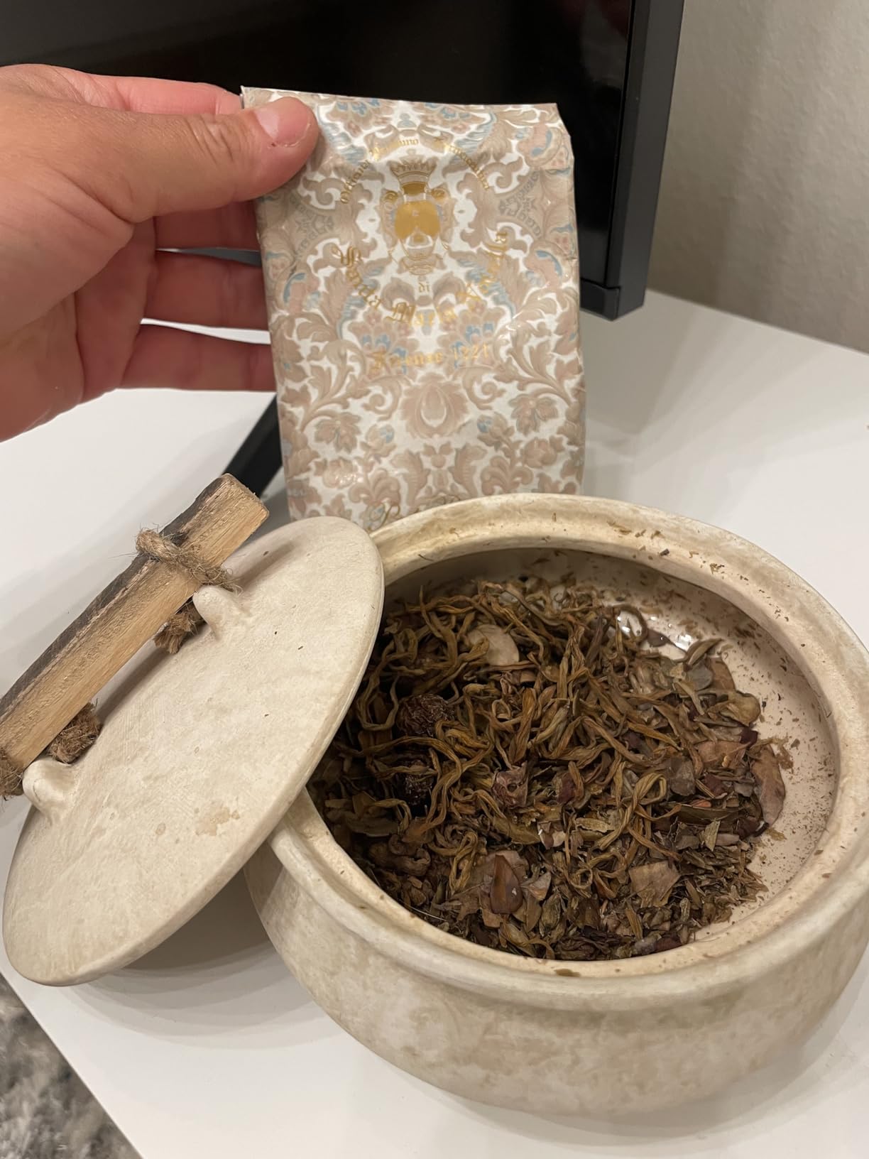 Amazon.com: Santa Maria Novella Potpourri, Beige, 8056209882352 : Home ...