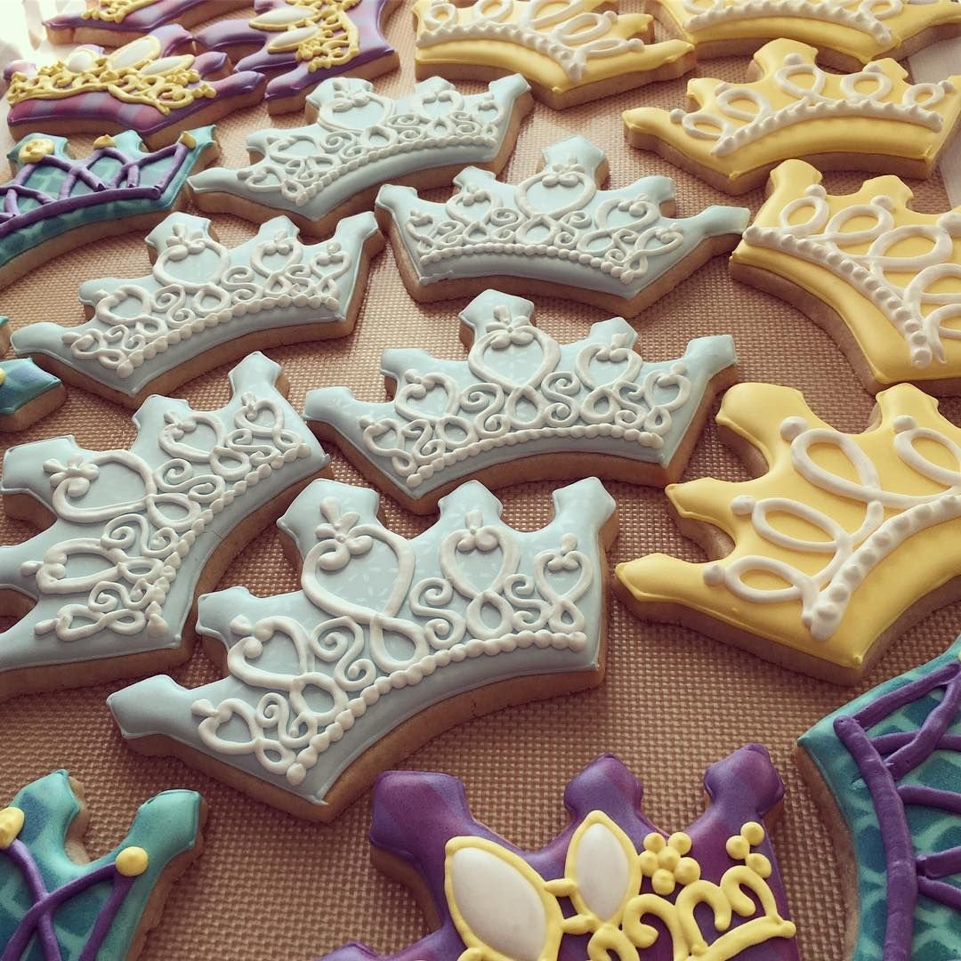 Buy KENIAO Crown Cookie Cutters Set - 4 Piece - King Crown, Queen Crown ...