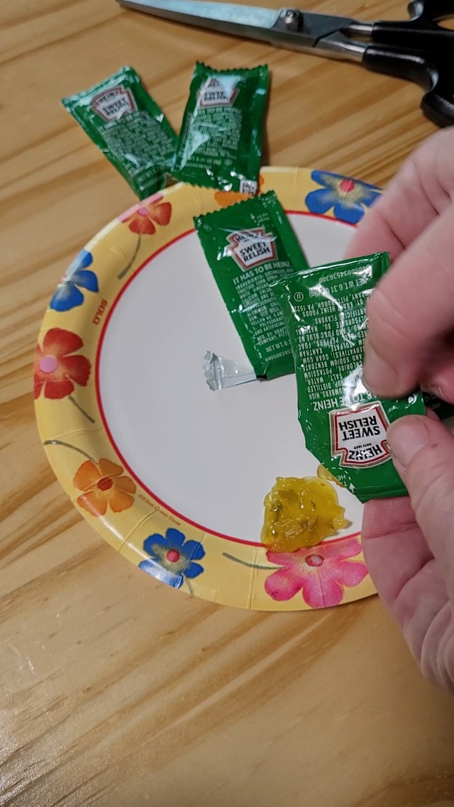 Watch How Does It Taste? Heinz Sweet Relish Packets on Amazon Live