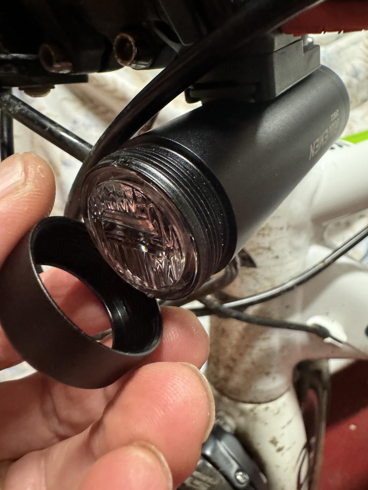 RAVEMEN 600 Lumens Bike Front Light with Wired Remote Switch Anti-Glare ...