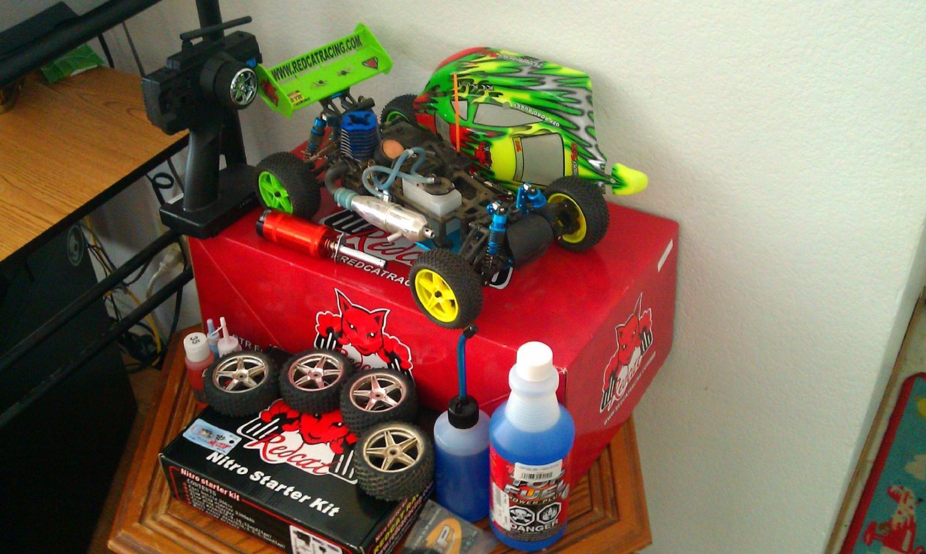 Amazon.com: Redcat Racing Nitro Kit Combo - 80142A Nitro R/C Starter ...