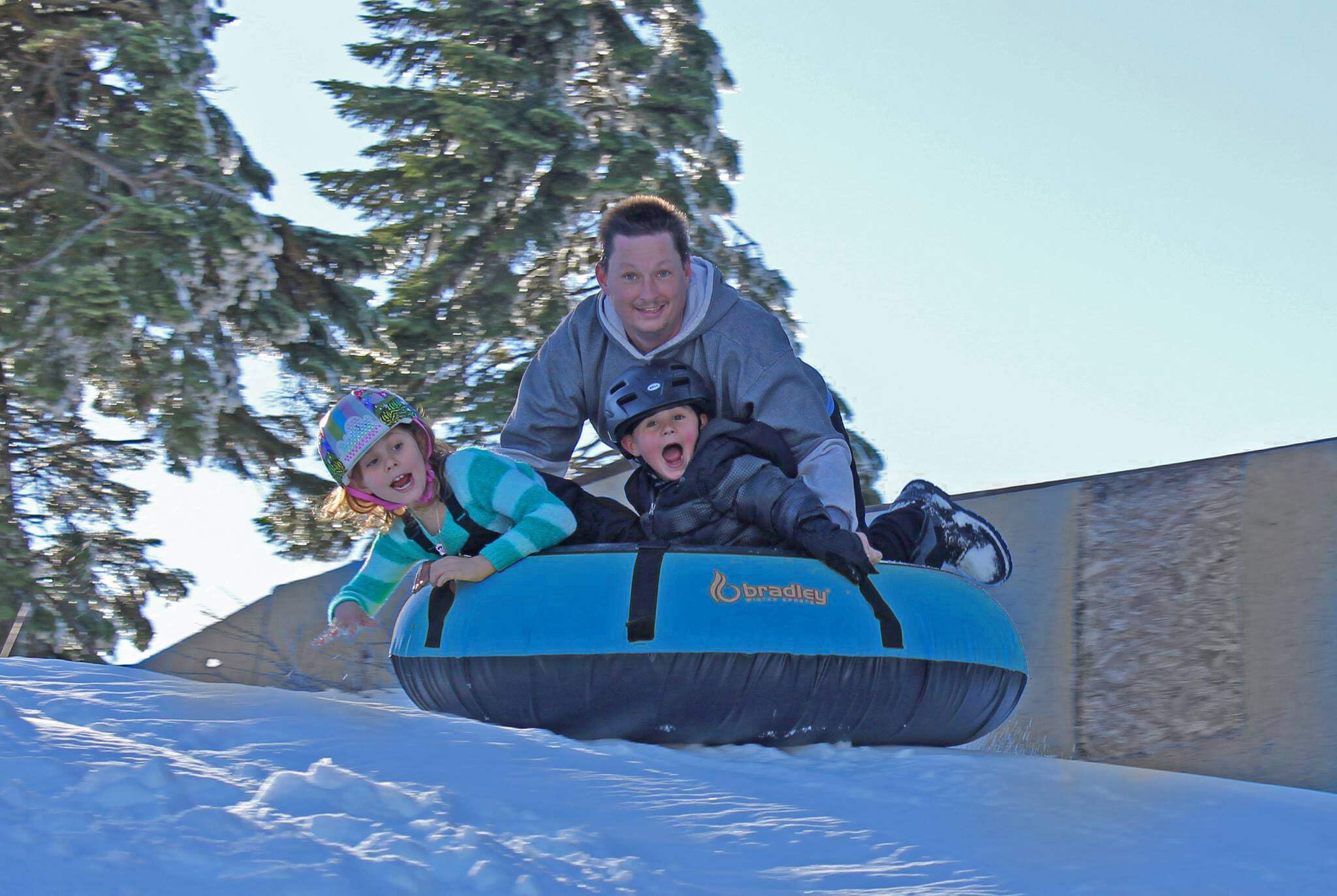 Snapklik.com : Ultimate Towable Snow Tube Sled And Heavy Duty Cover