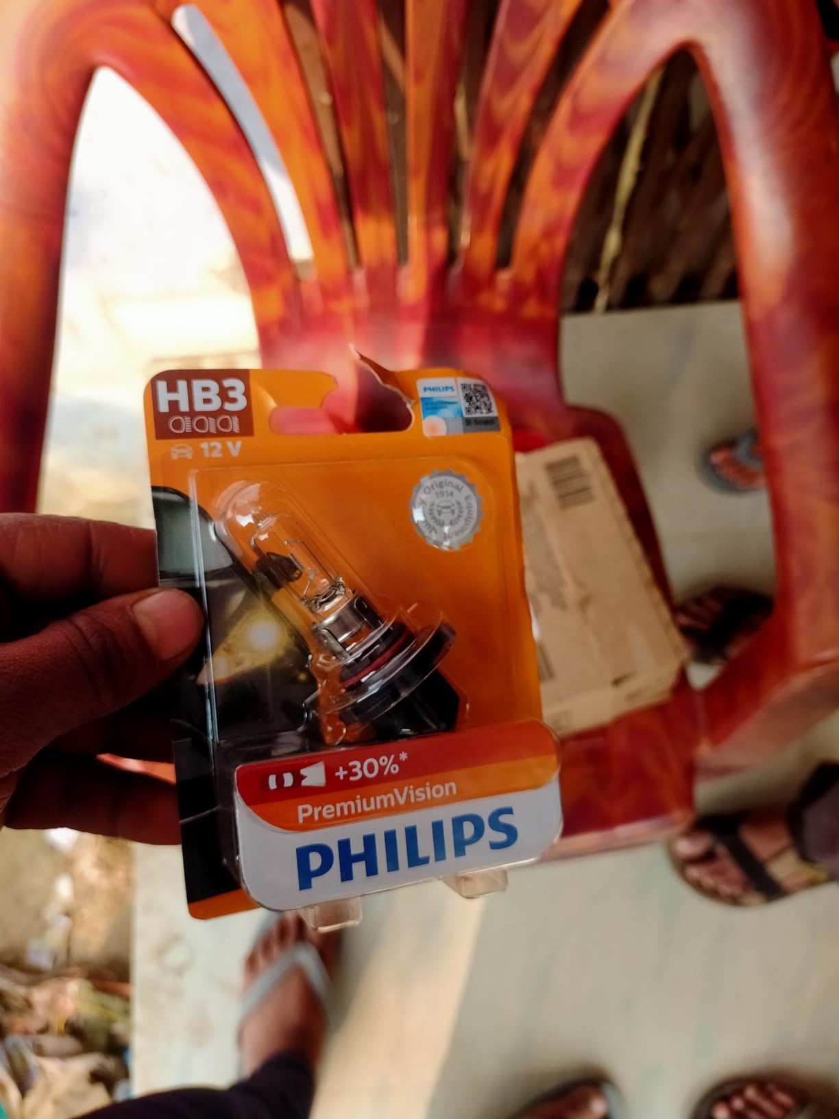 Philips HB3 9005 Premium Halogen Headlight Bulb (12V, 65W) : Amazon.in ...