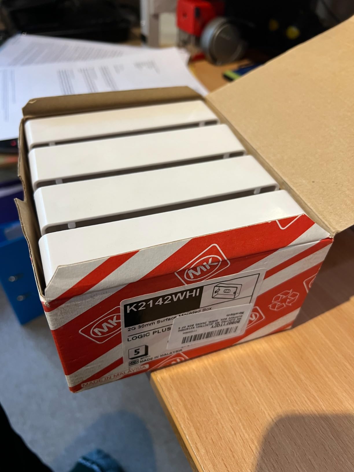 MK ELECTRIC MK (ELECTRIC) K2142WHI SURFACE BOX, 30MM, 2GANG BOX OF 5 ...