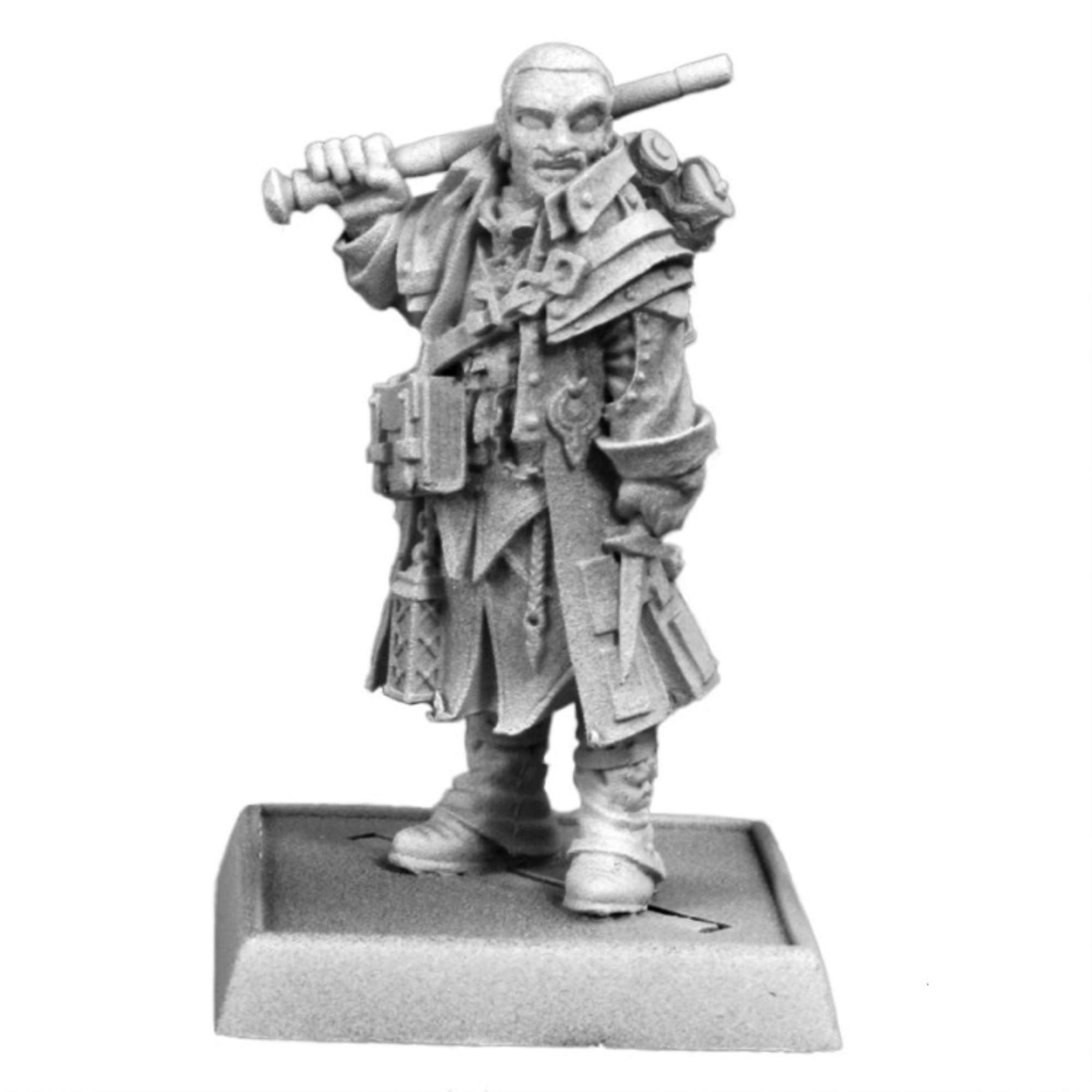 Amazon.com: PF: Quinn, Iconic Investigator : Toys & Games