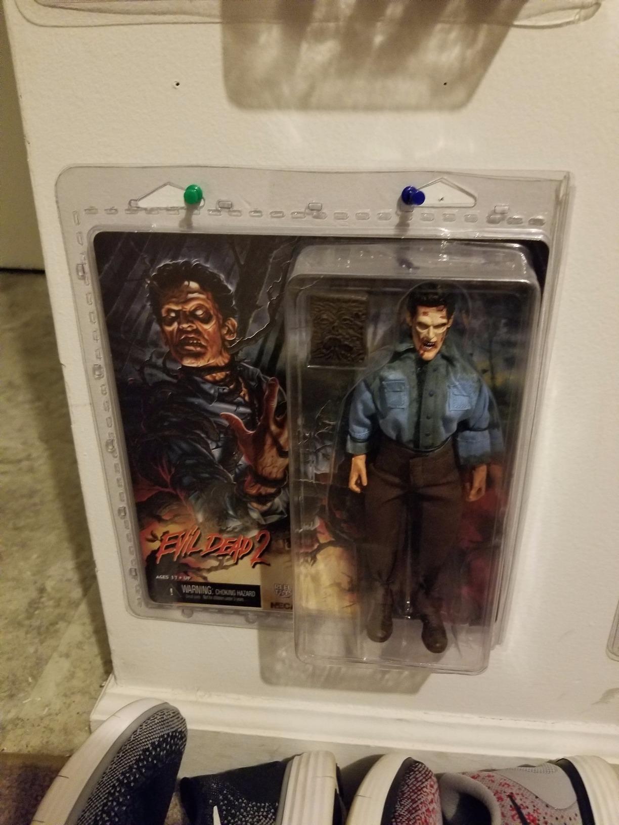 Amazon.com: NECA 14901 Evil Dead 2 Clothed Deadite Ash Action Figure, 8 ...