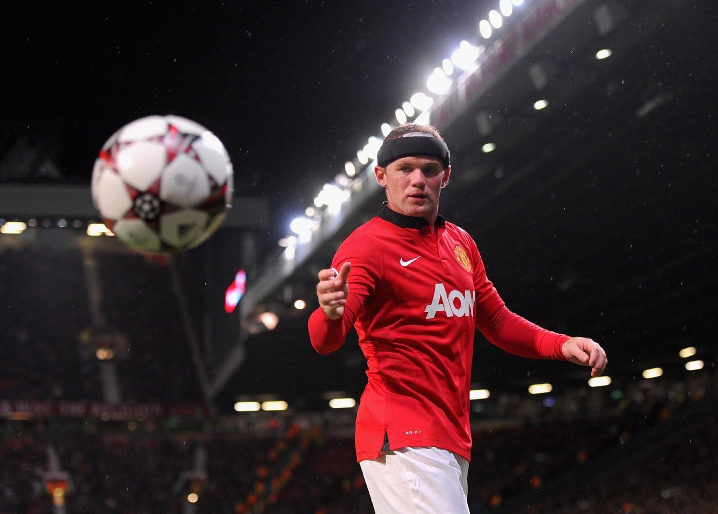 Amazon.com: Wayne Rooney - Manchester United F.C. England #08 - 36X48 ...
