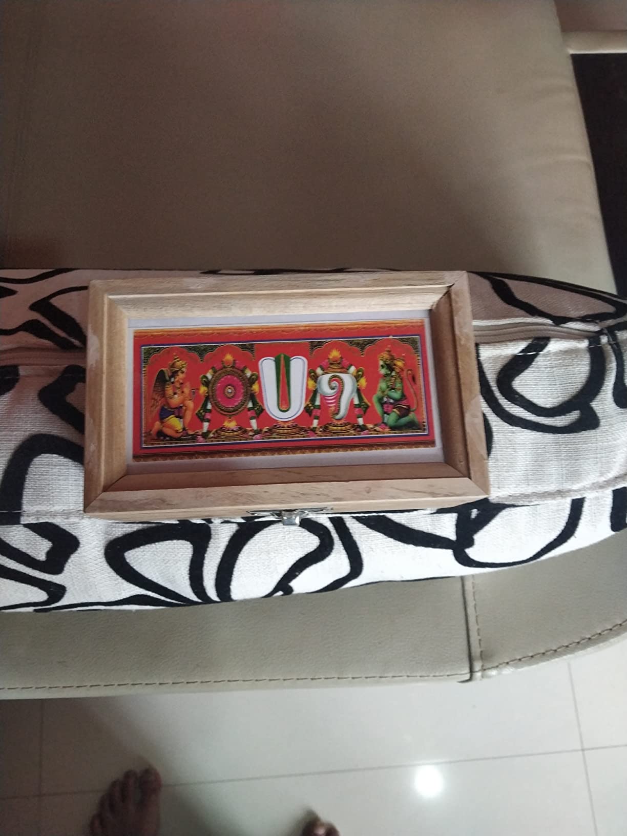 Buy Handcrafted Teakwood Vadakalai Thiruman Box with Mirror, Srichurnam ...