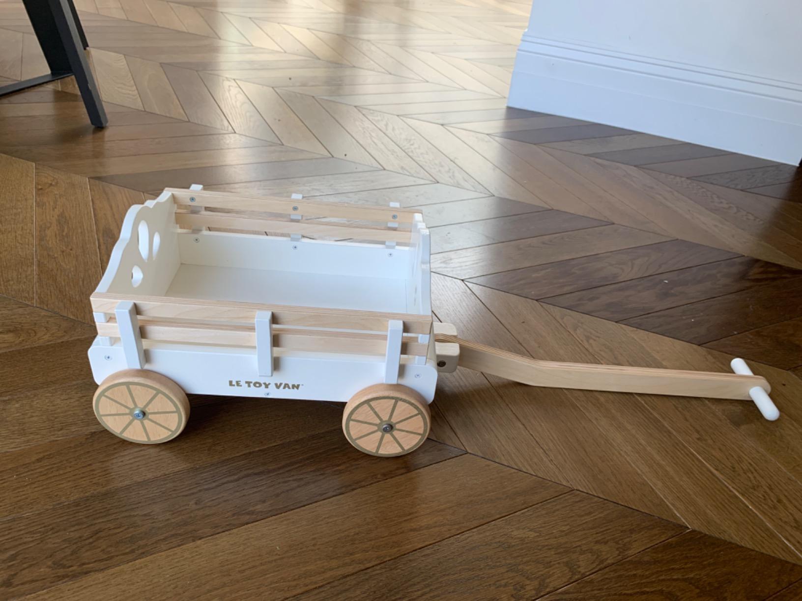 Le Toy Van - Educational Wooden Pull Along Toy Wagon | Sustainable ...