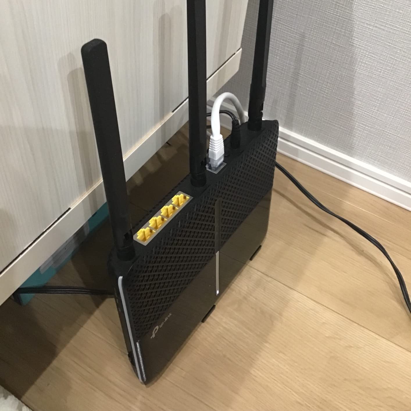 Amazon.co.jp: TP-Link 無線LANルーター専用 縦式 シンプル スチールボディ ルーター用スタンド Router ...