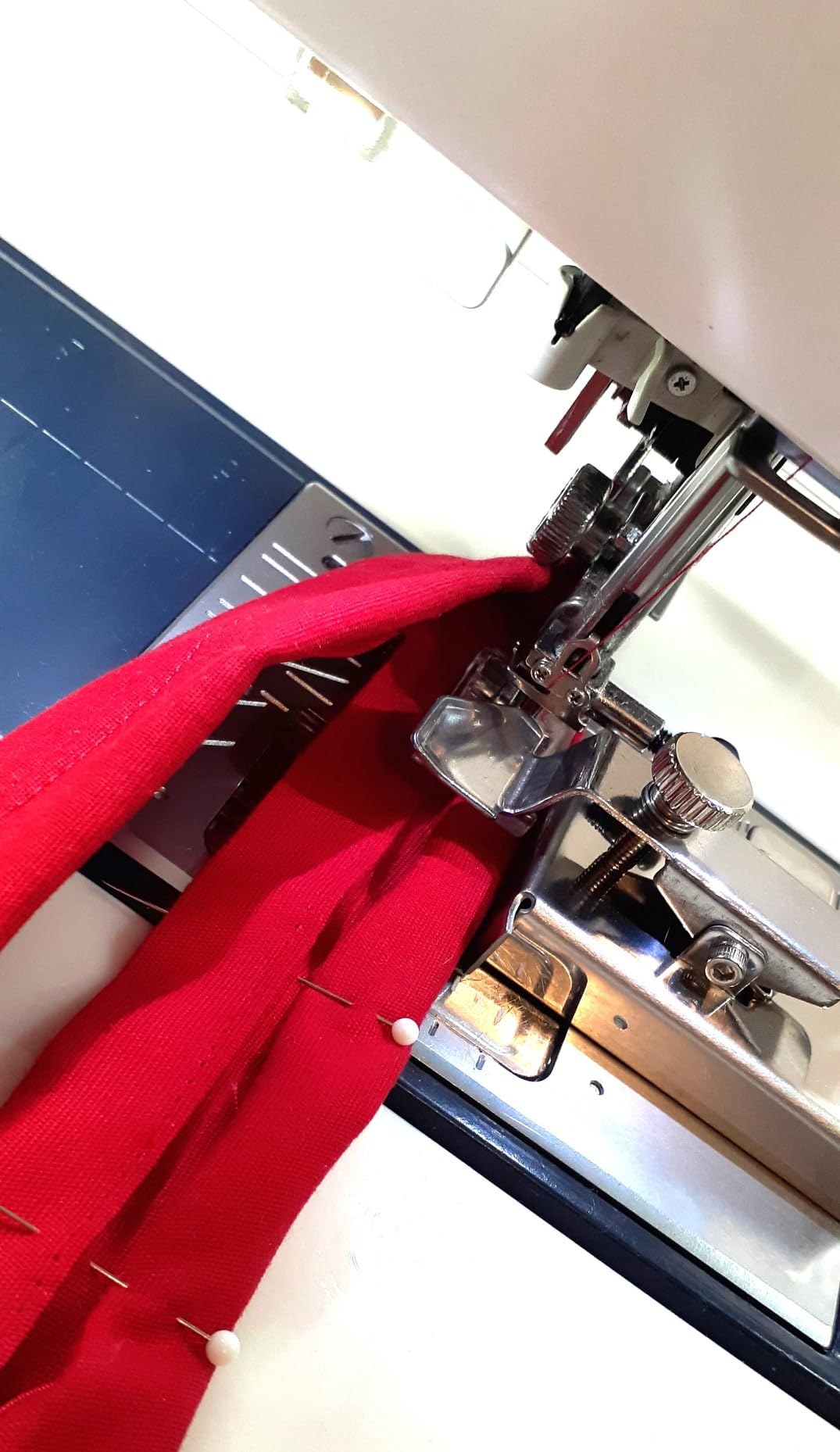 Amazon.com: Armilem Magnetic Seam Guide for Sewing Machine, Magnetic ...