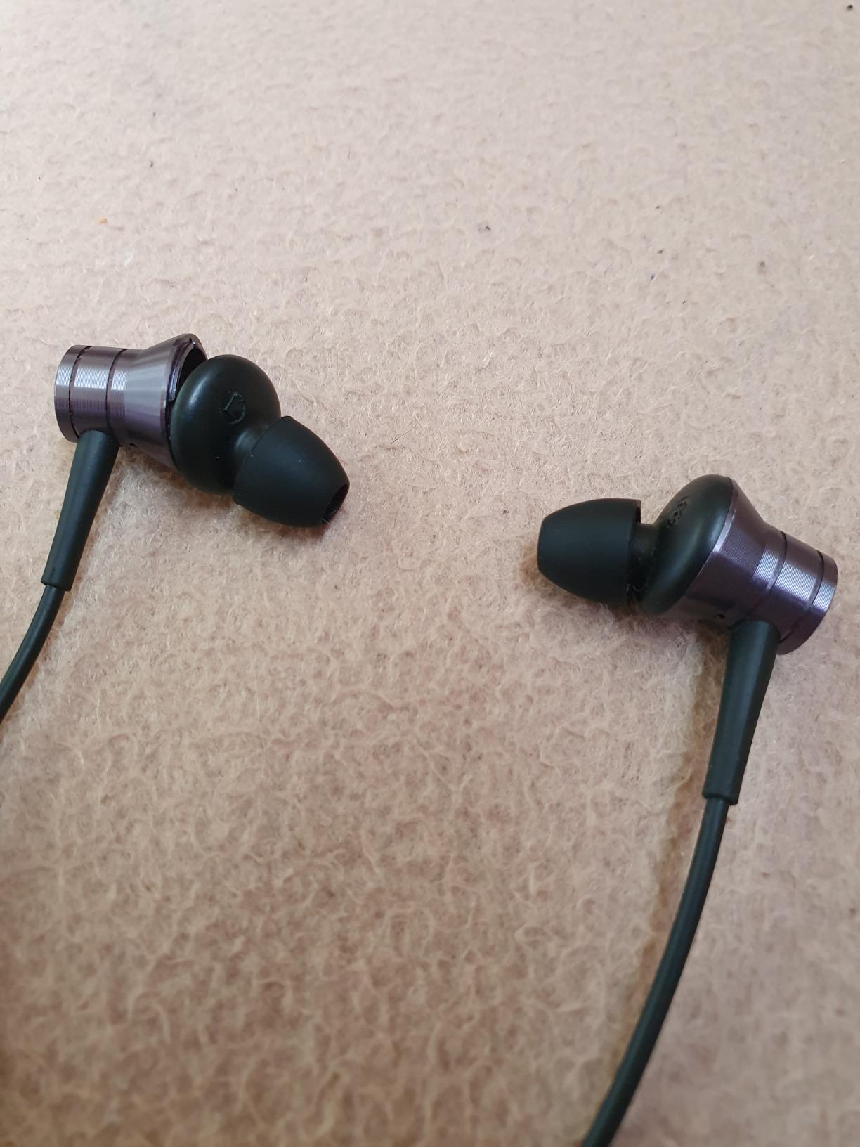 1MORE Piston Fit In Ear Headphones with Microphone, 3.5mm Wired ...