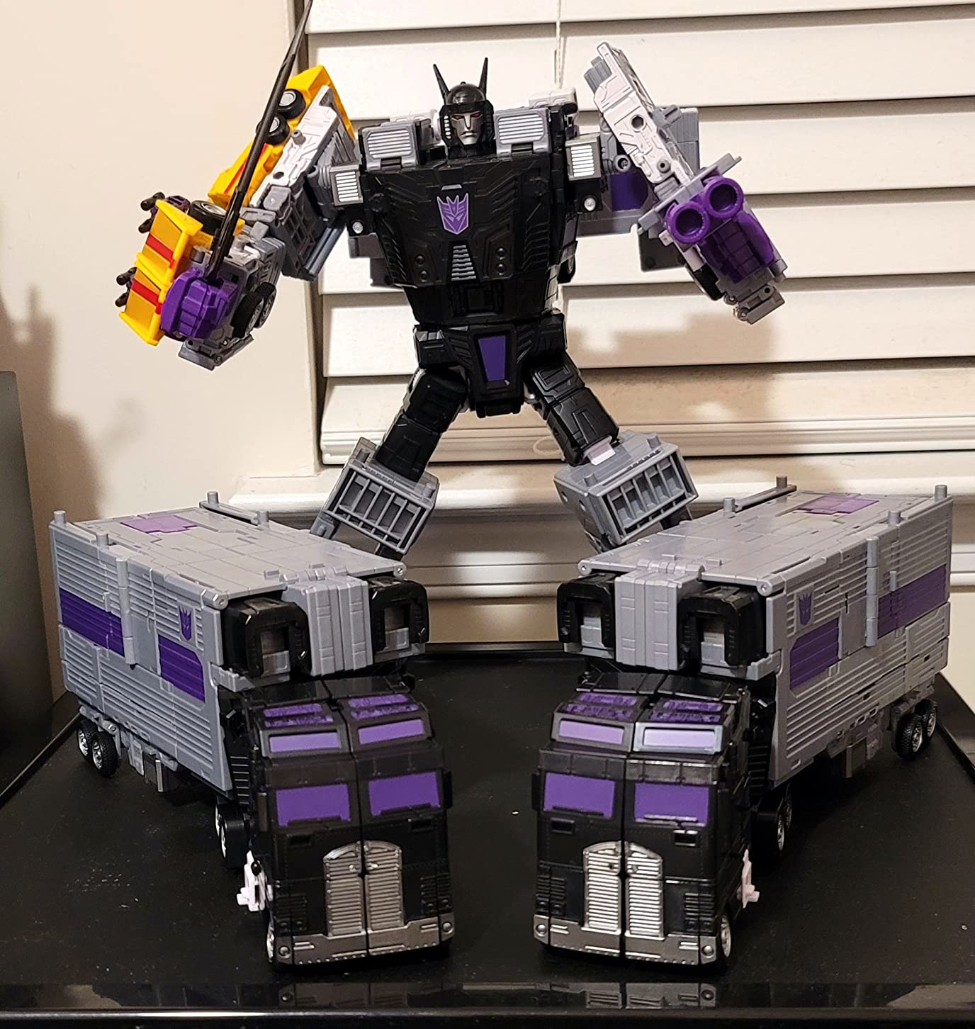 $41/mo - Finance Transformers Toys Generations Legacy Series Commander ...