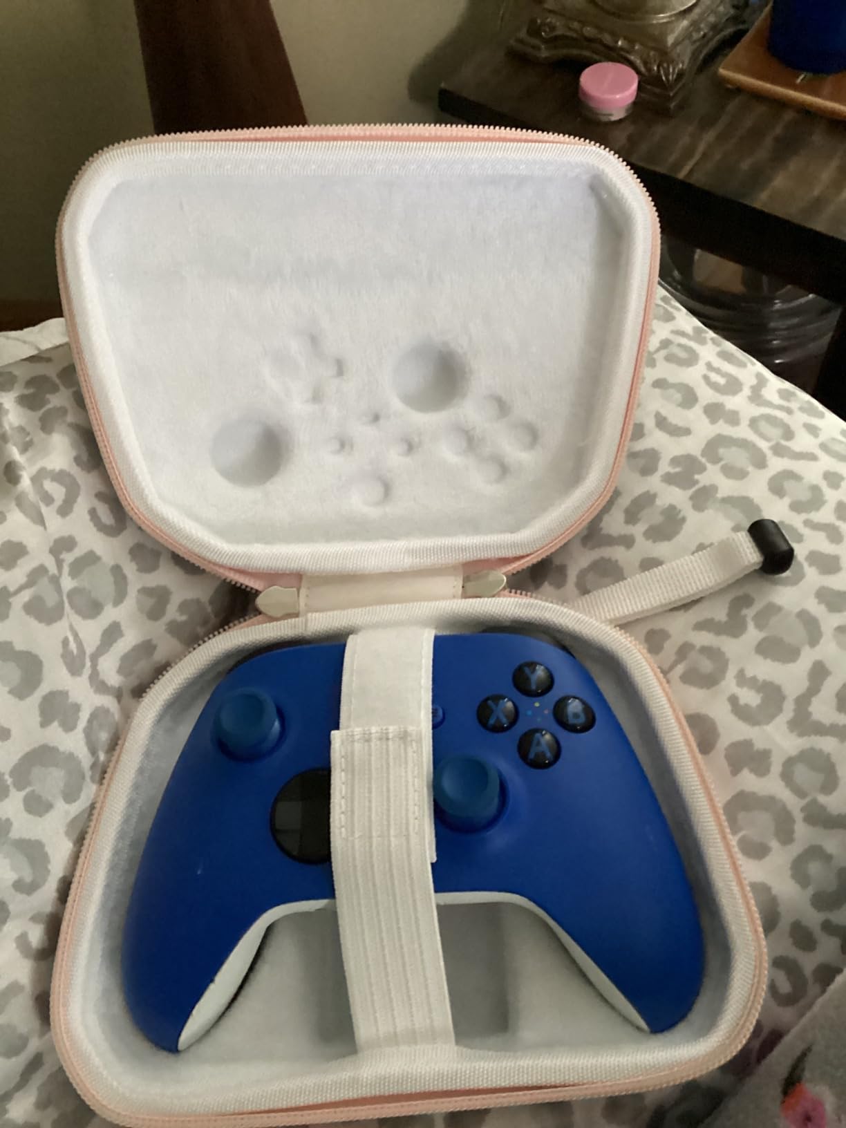 Amazon.com: GeekShare Cute Gaming Controller Case-Controller Holder ...