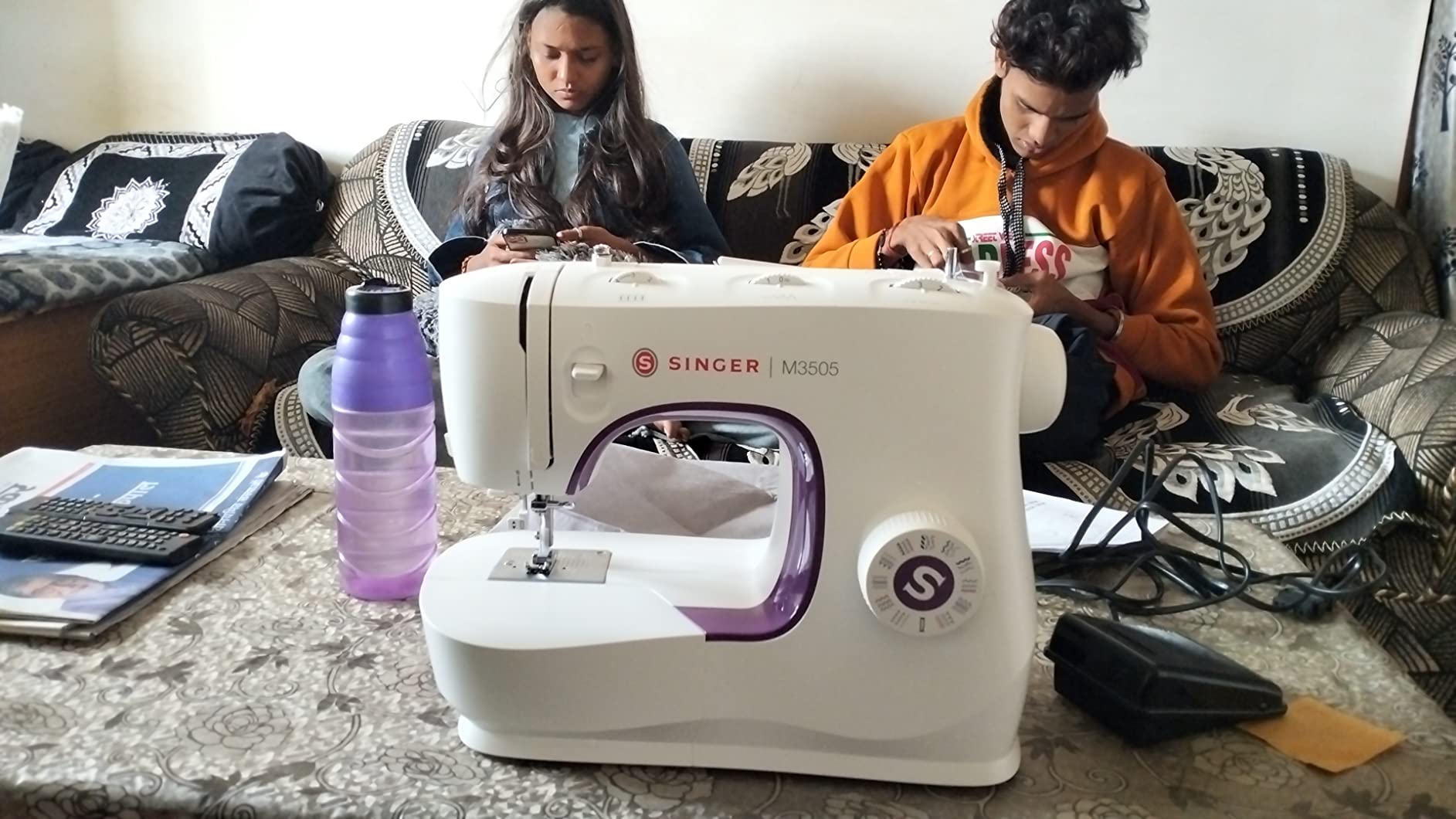 Singer M3505 Sewing Machine with 32 Stitches (White) : Amazon.in: Home ...