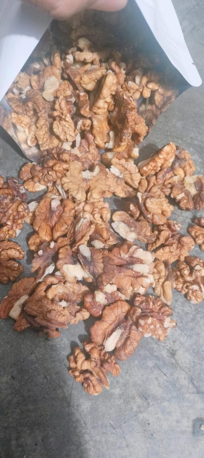 Vale Of Kashmir Fresh Crop Walnut Kernels 1 Kg, Kashmiri Akhrot Giri ...