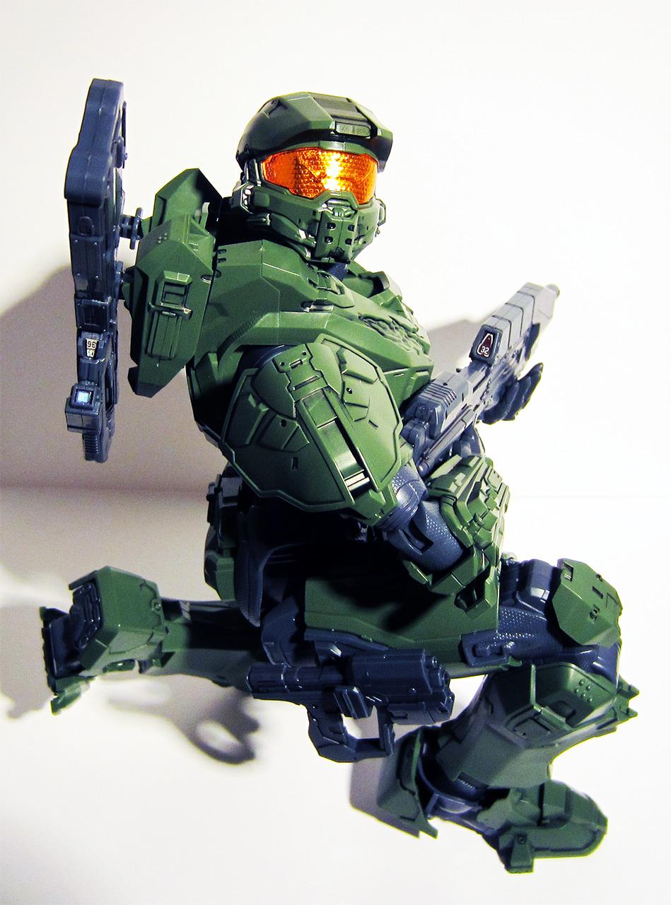 Amazon.com: SpruKits Halo The Master Chief Action Figure Model Kit ...