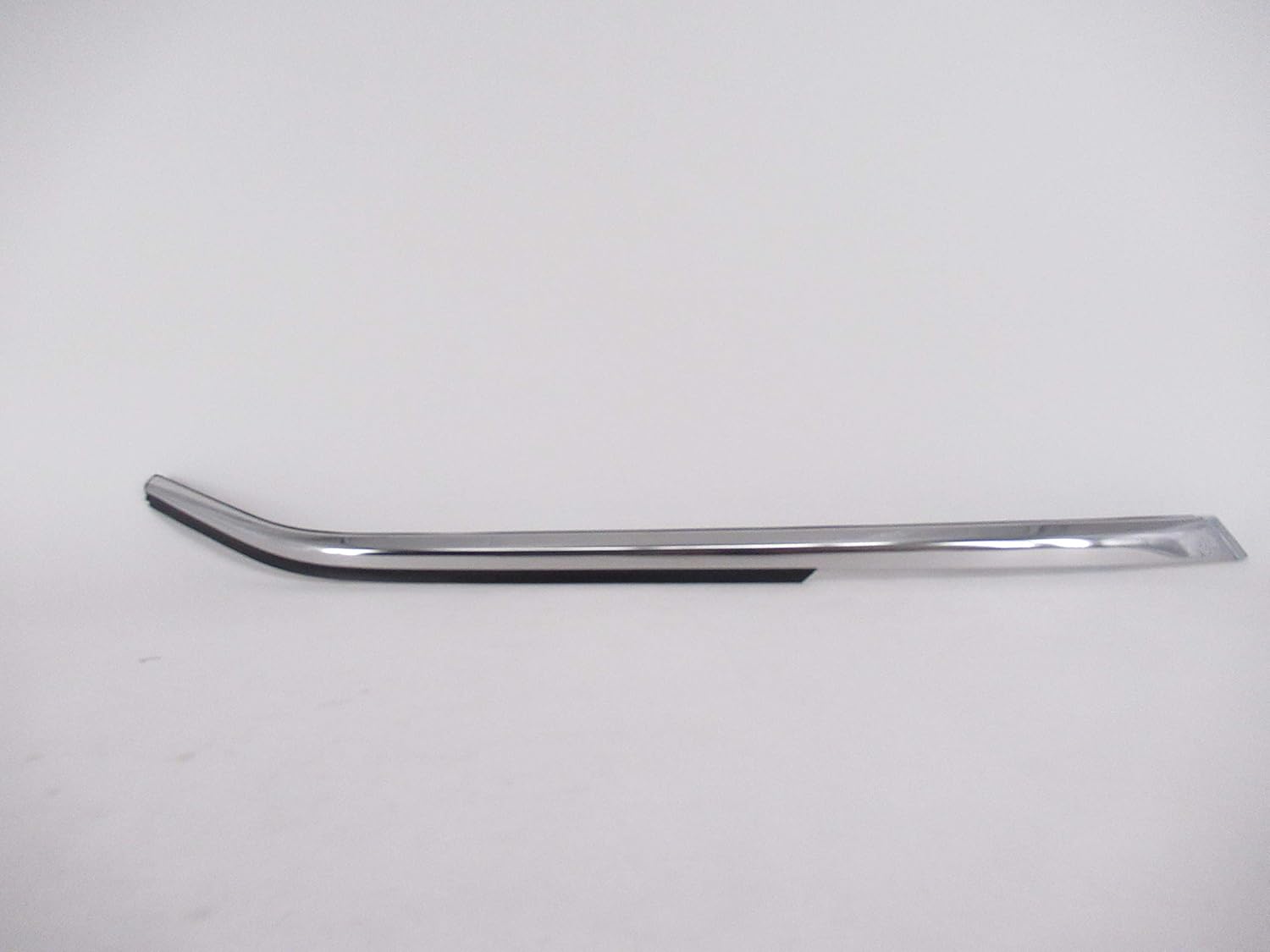 Amazon.com: Genuine Nissan Parts - Moulding-Side Window,Lower Rh (83820 ...