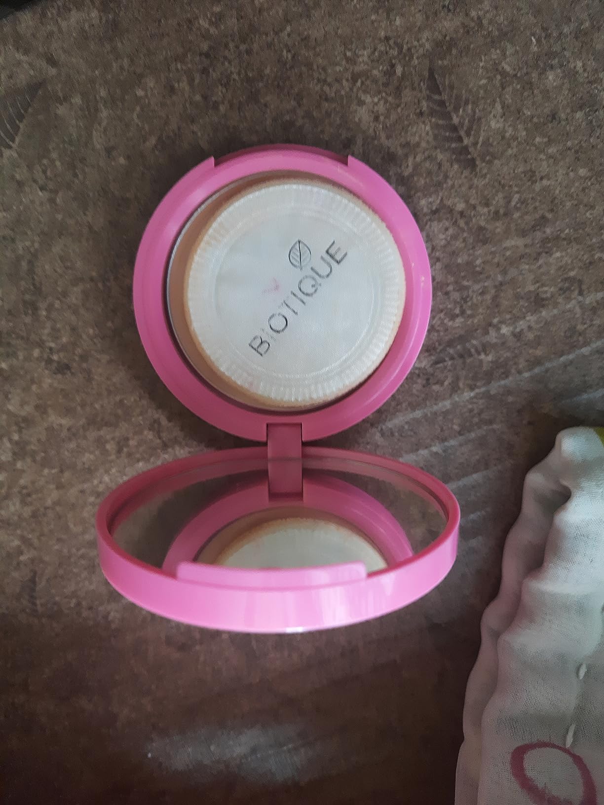 Buy Biotique Natural Makeup Startouch Flawless Matte Compact, Almond ...