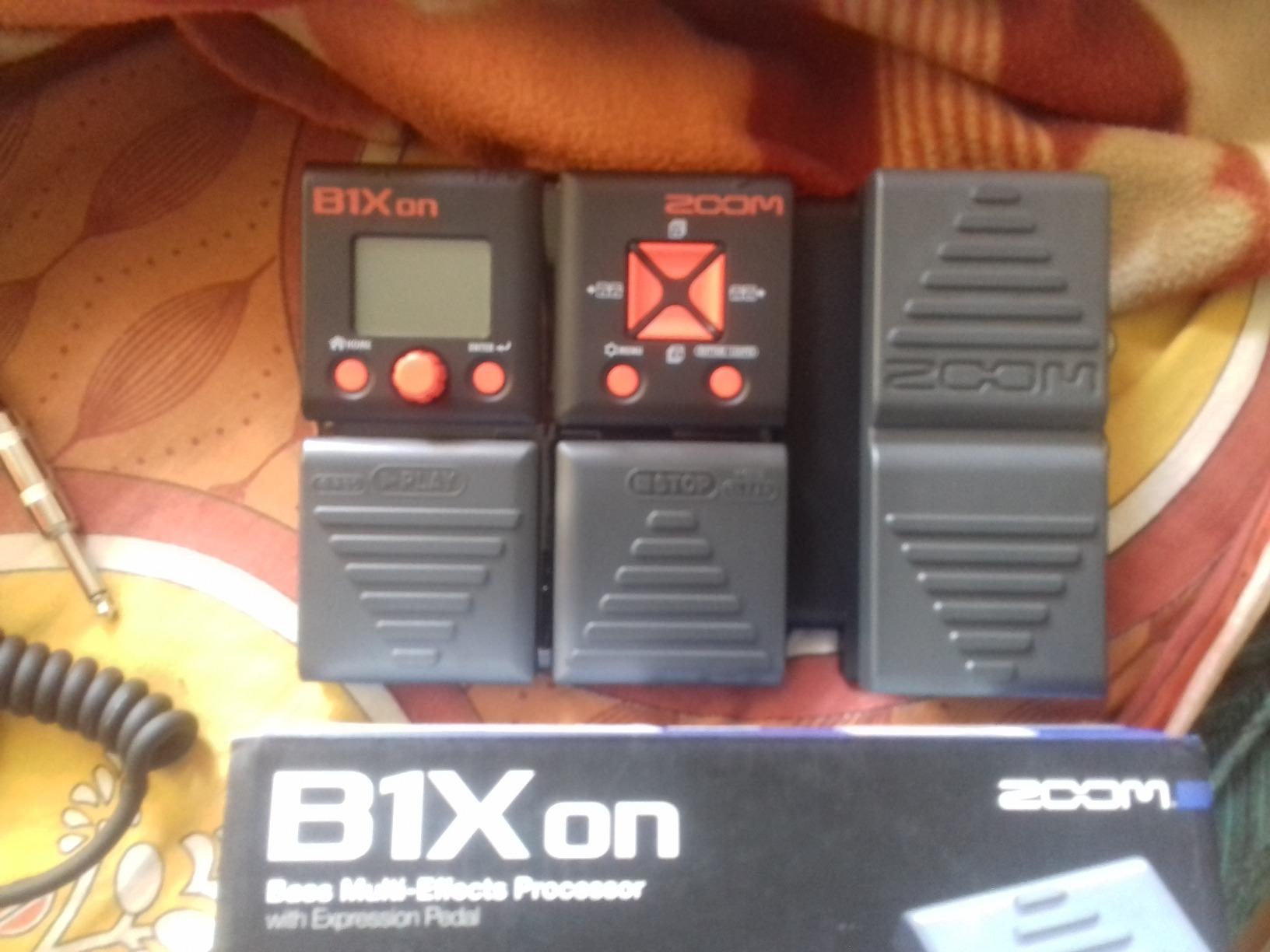 Zoom B1Xon Bass Multi-Effects Processor : Amazon.in: Musical Instruments