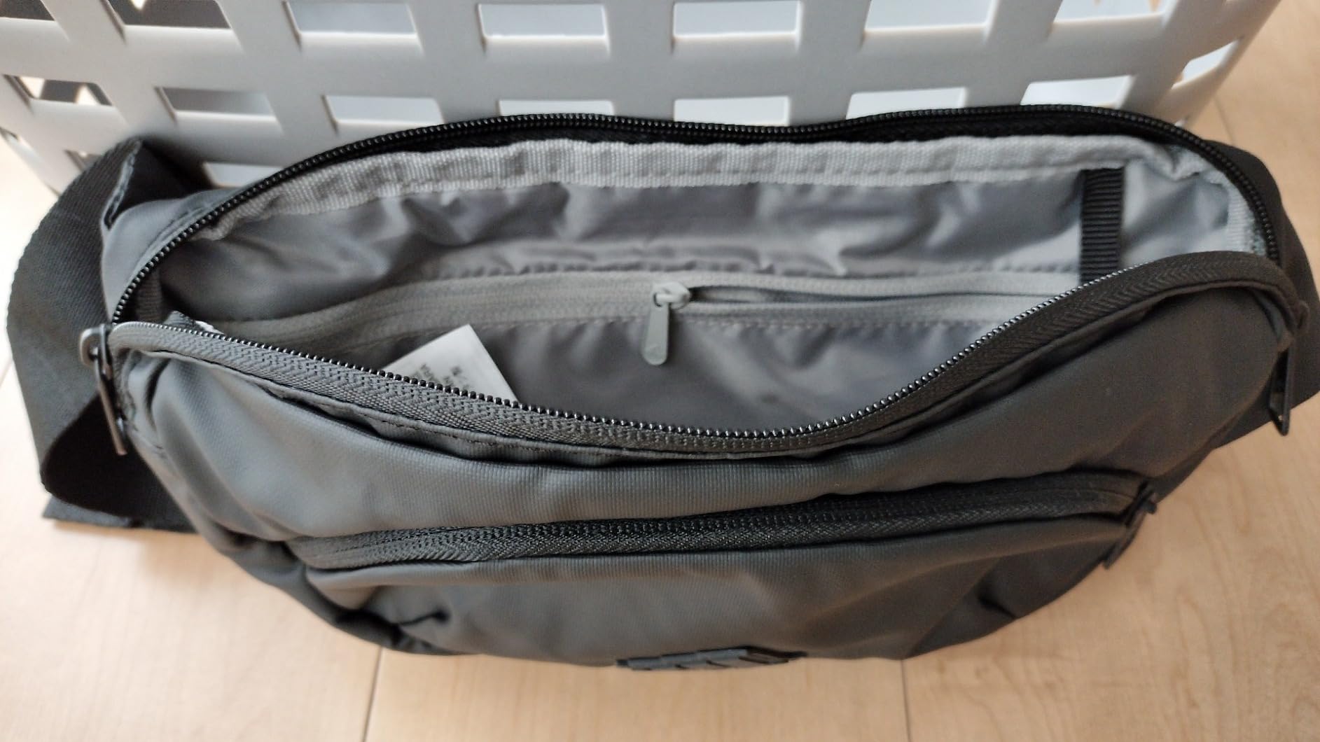 Amazon | [アディダス] ウルトラモダン ウエストバッグ KMC68 ブラック/ブラック(IU2721) | ウエストバッグ