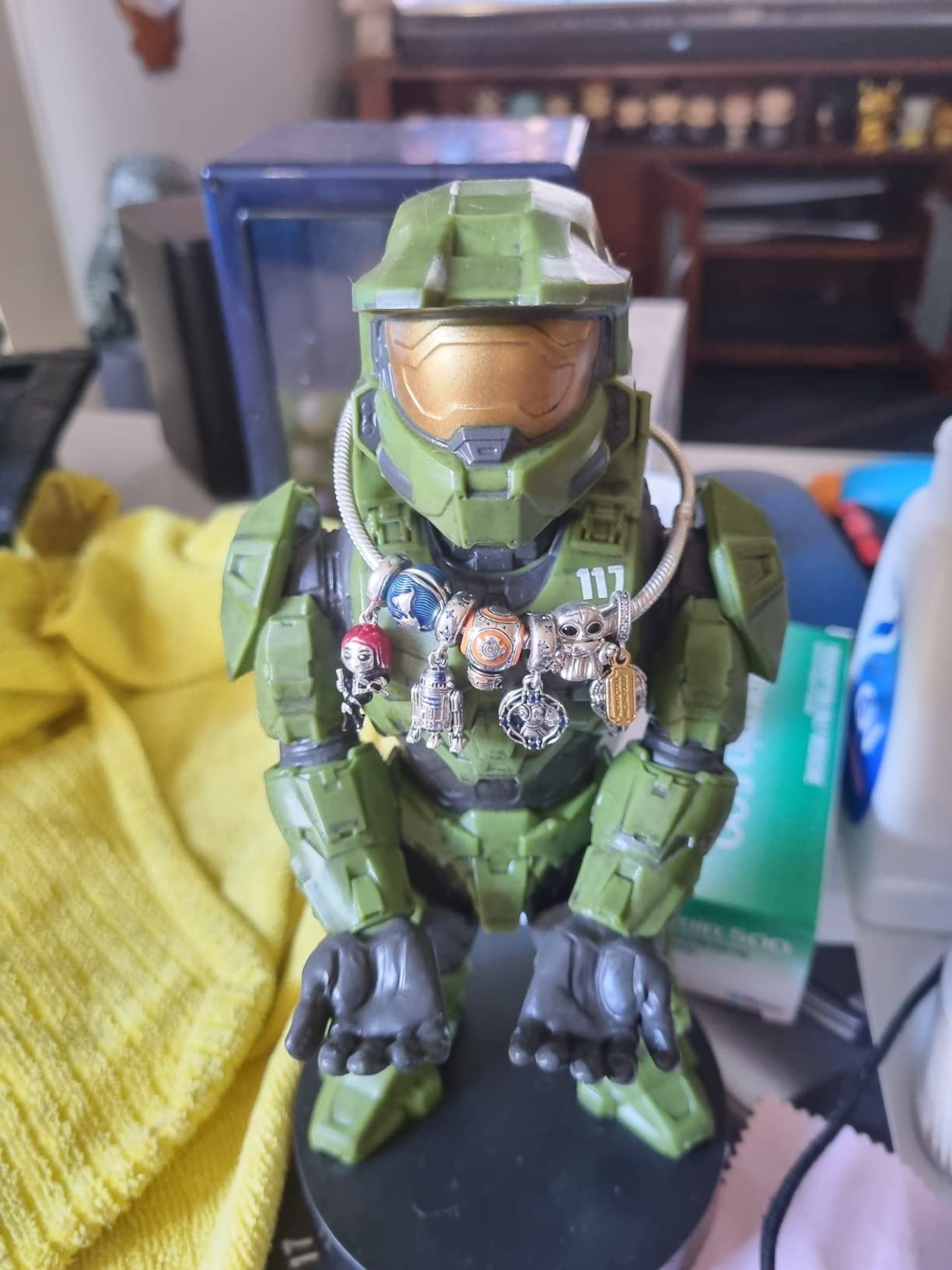 Exquisite Gaming Cable Guys - Halo Infinite Master Chief - Cable Guy ...