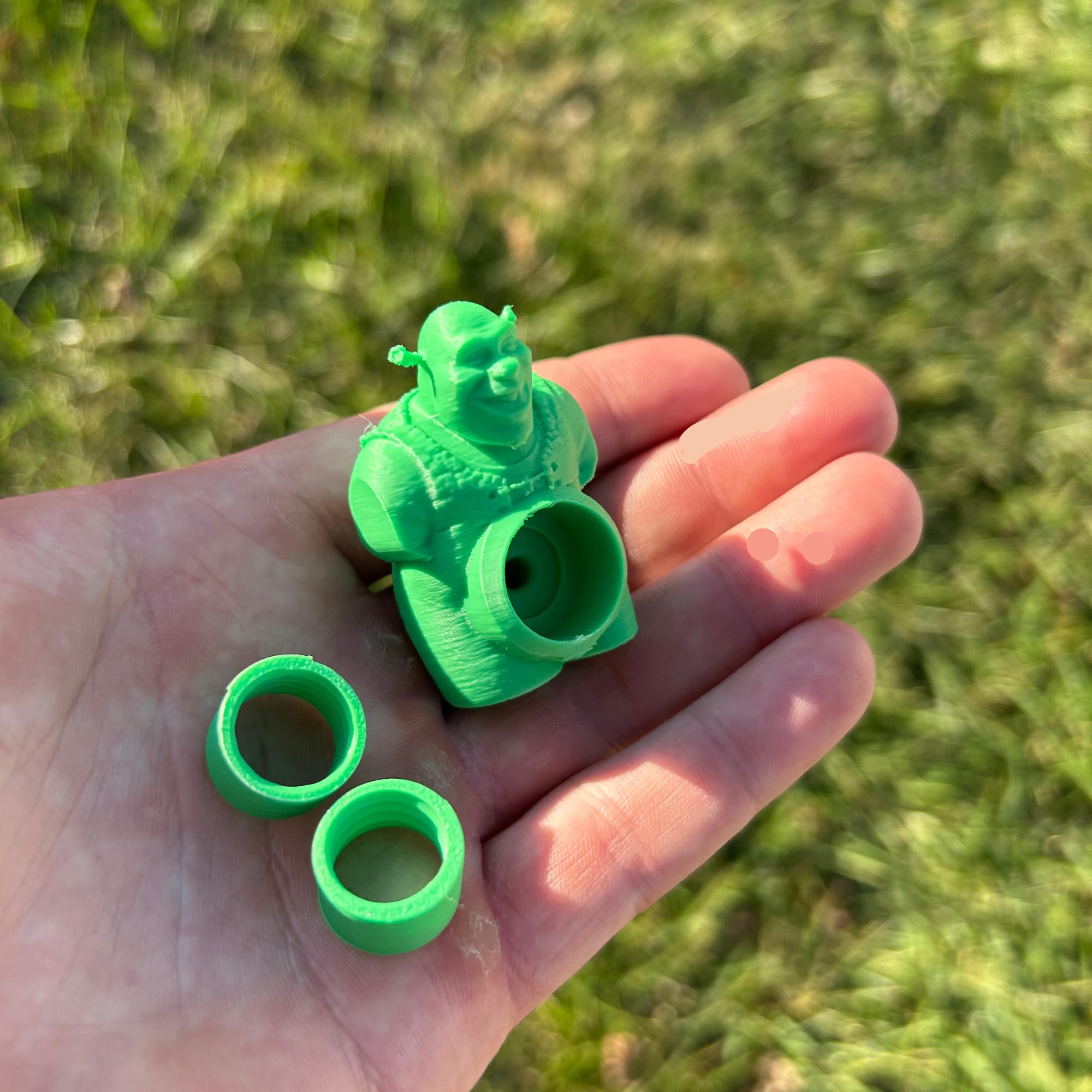 Snapklik.com : Shrek Toothpaste Topper - Funny Pooping Toothpaste Cap ...