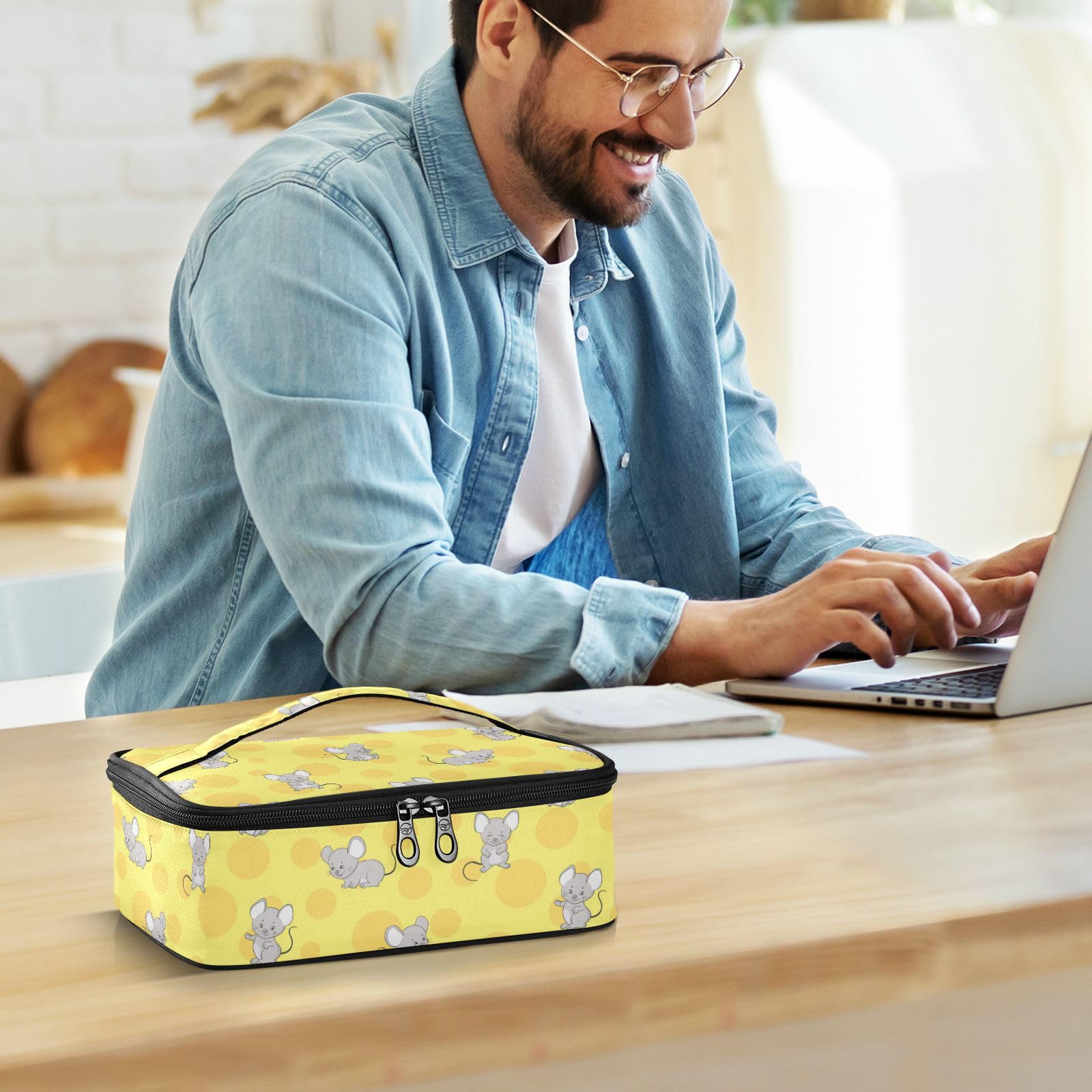 Cartoon Lunch Box With Cheese