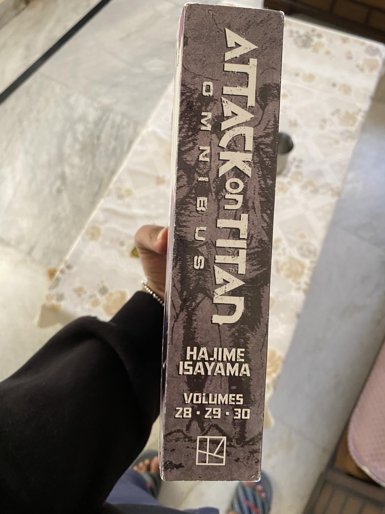 Attack on Titan Omnibus 10 (Vol. 28-30) : Isayama, Hajime, Ransom, Ko ...