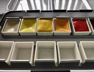 Amazon.com: Daniel Smith Color Hand Poured Pan Set in a Metal Box with ...