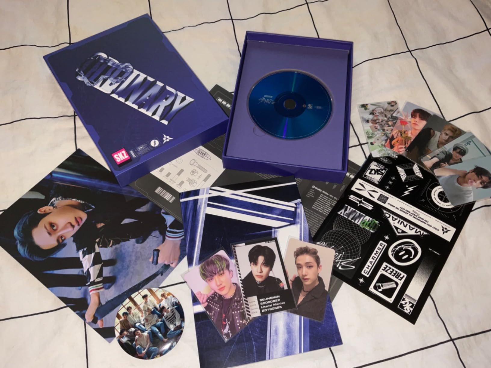 STRAY KIDS - ODDINARY [Standard Version] Album (SCANNING Ver.) CD ...