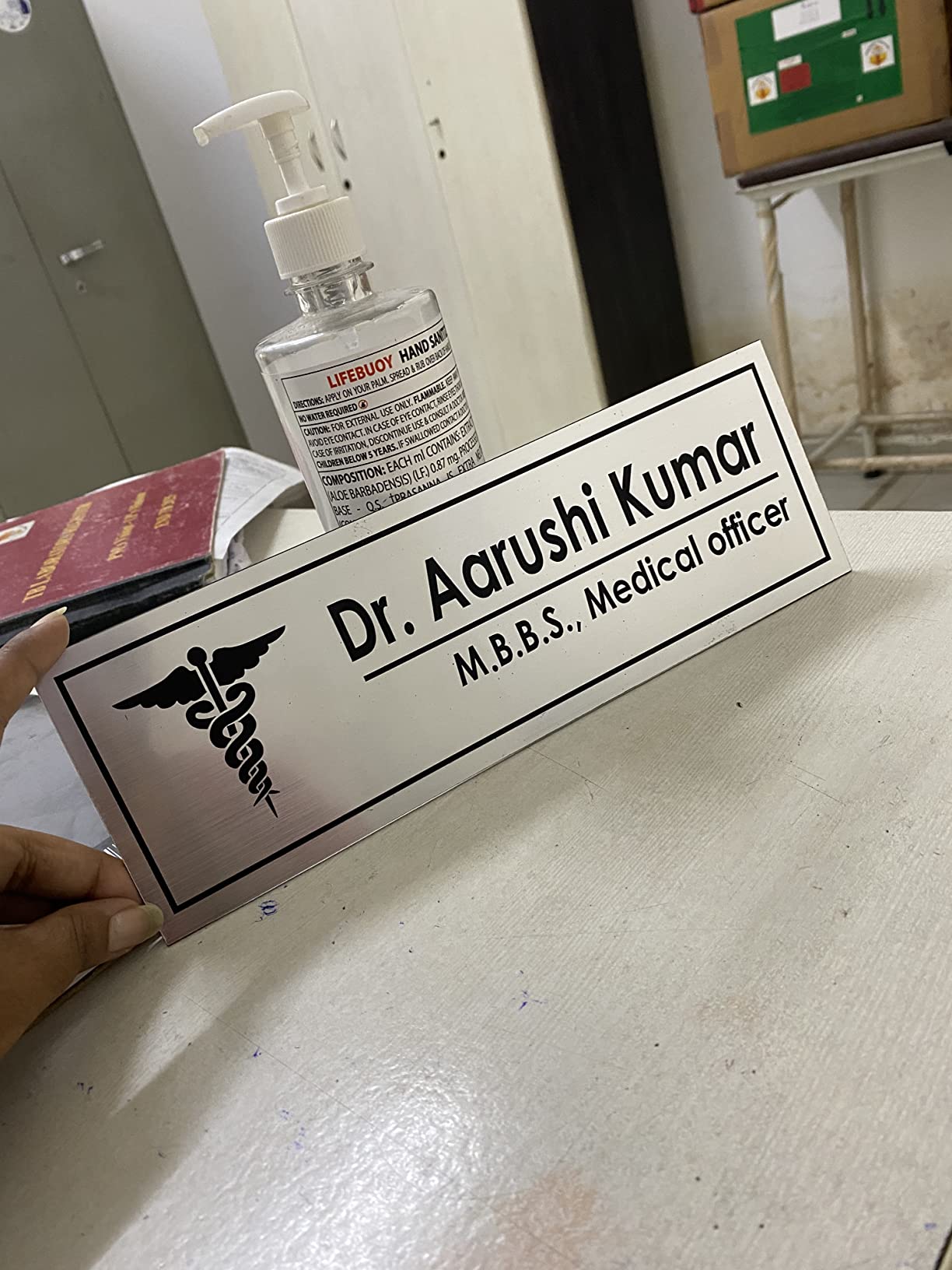 SIGNOOGLE Customized Doctor Acrylic Name Sign Board Plate Display for ...