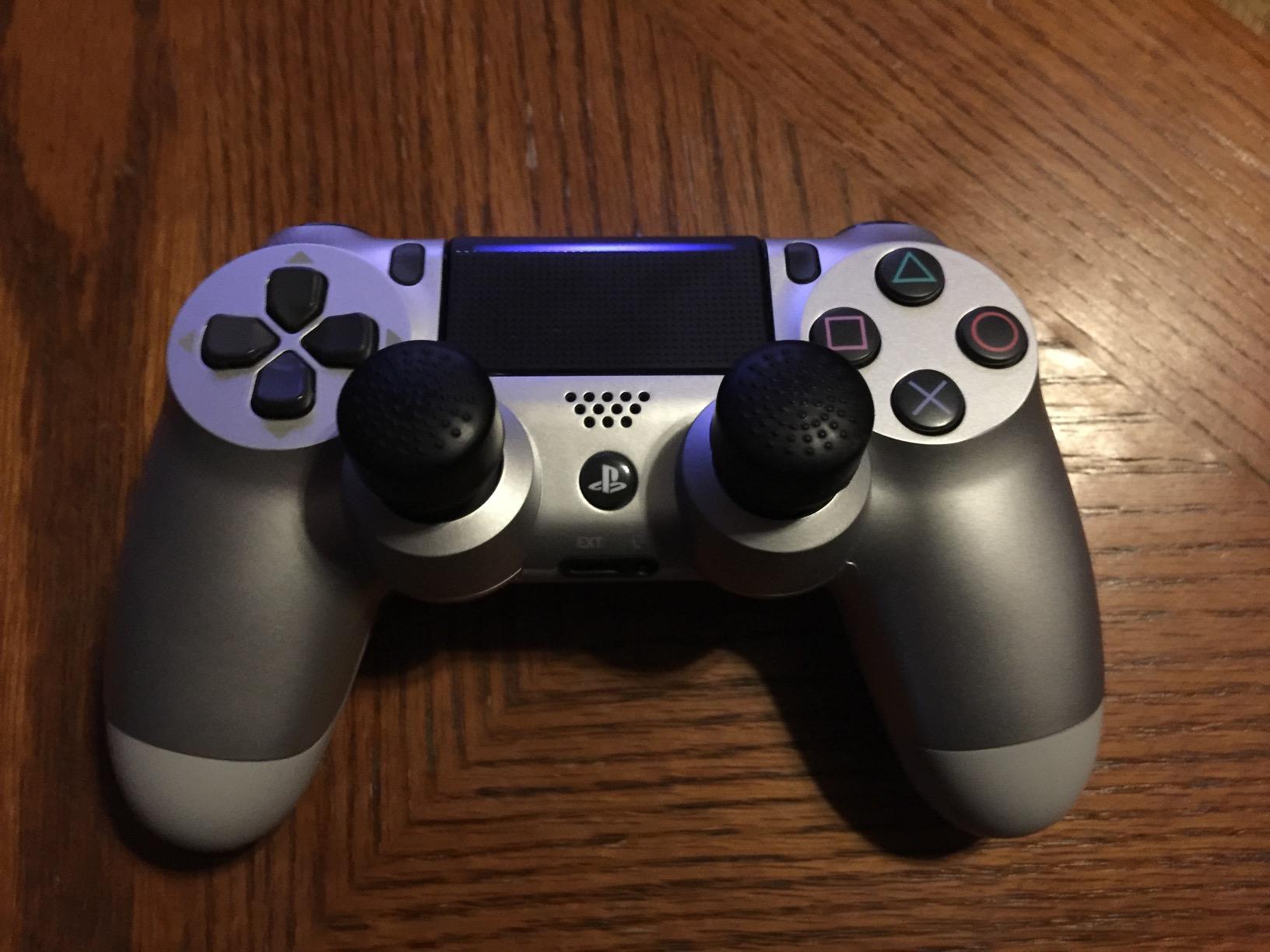 Amazon.com: DualShock 4 Wireless Controller for PlayStation 4 - Silver ...