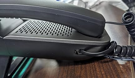 Amazon.com: Motorola 4 line Phone System Bundle, 2 Additional Cordless ...