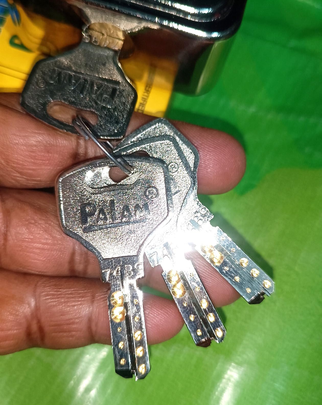Palam Lock and Key Hulk 70mm with 4 HI-TECH Keys | Steel Body ...