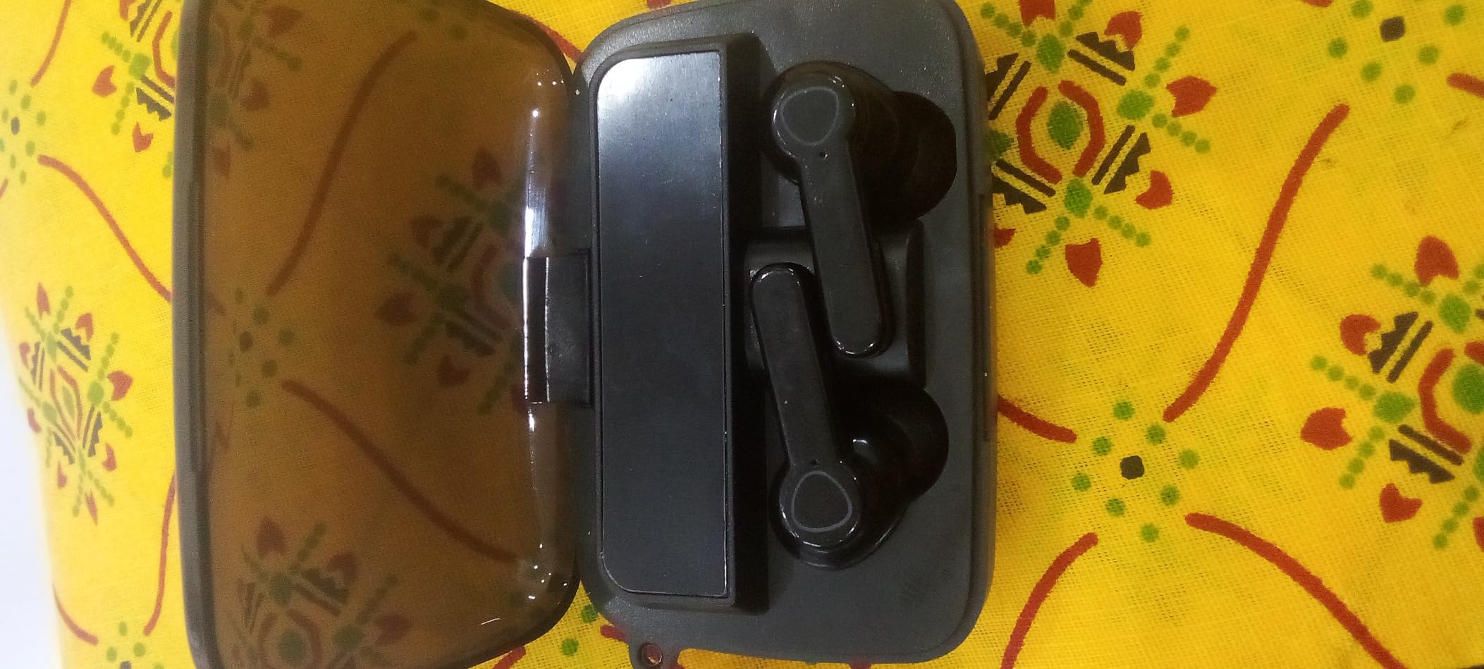 M19 Wireless Earbuds TWS 5.1 Large Screen Dual LED Digital Display ...