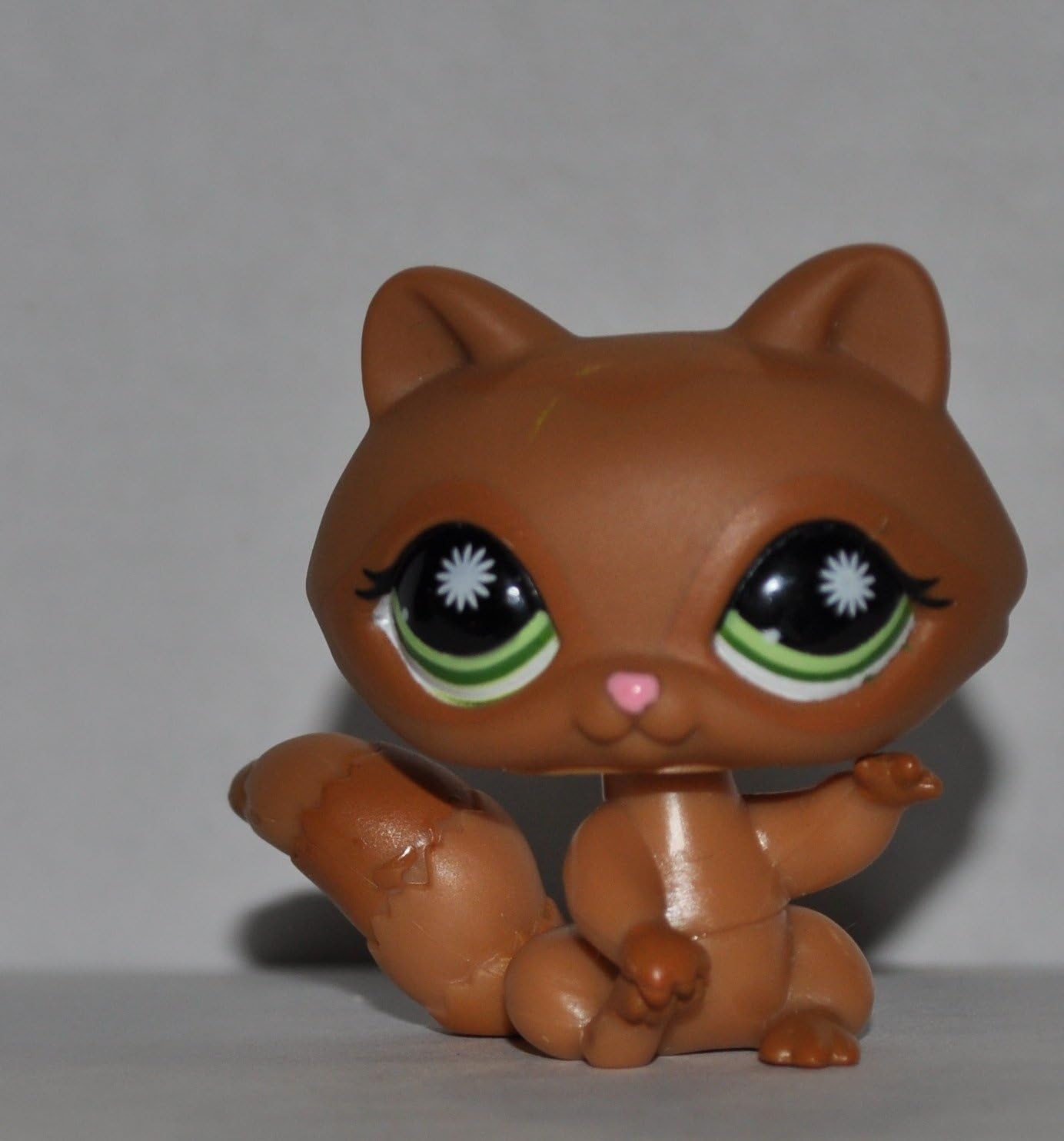 Amazon.com: Raccoon #953 (Brown, Green Eyes, pink nose) - Littlest Pet ...
