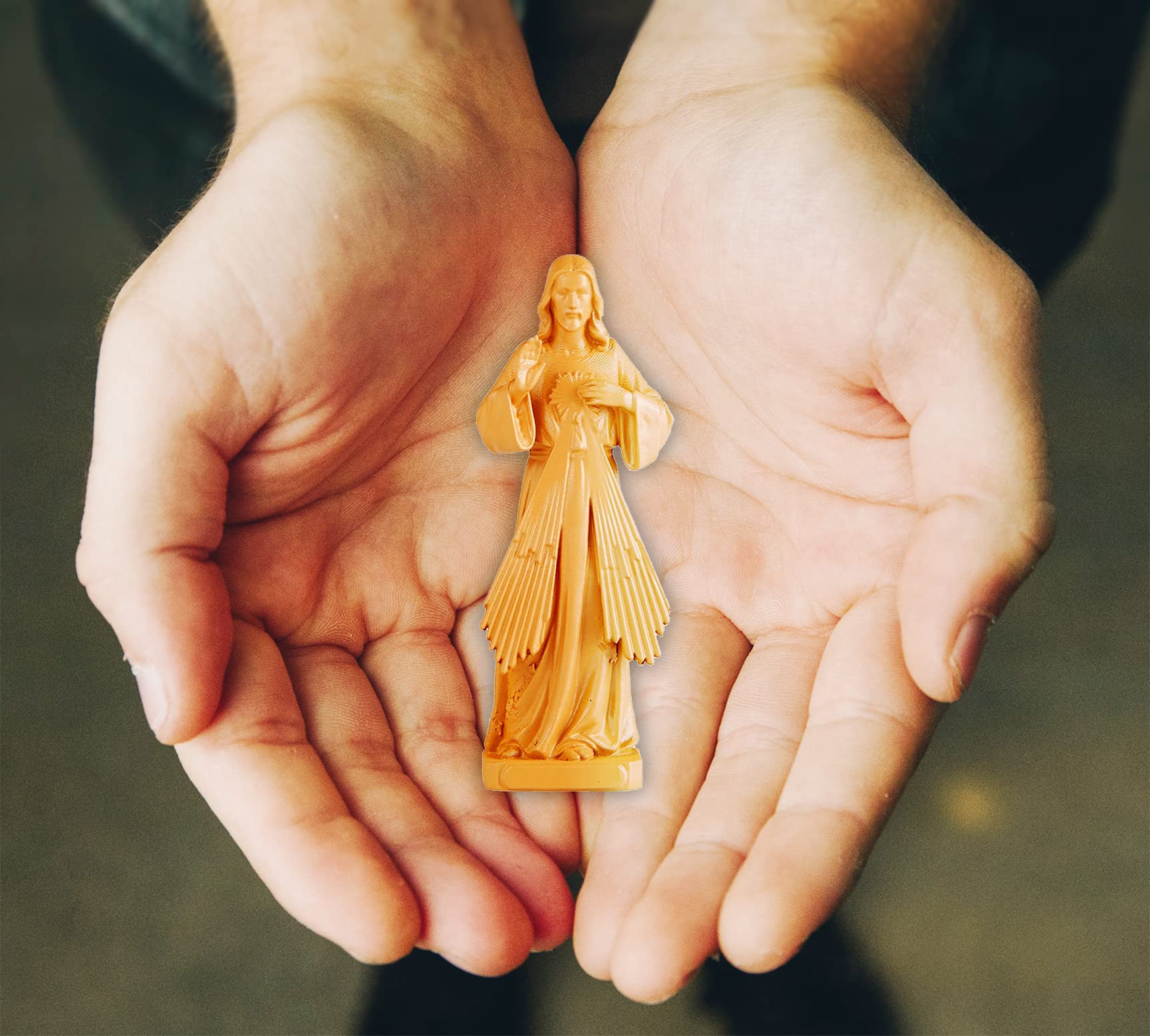 Snapklik.com : Mini Divine Mercy Statue (2.5 Inch)