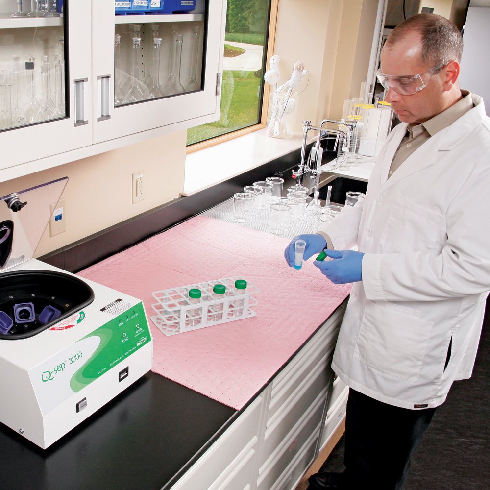 Snapklik.com : Pig Hazmat Mat Roll 40-Gal Absorbency Heavyweight ...