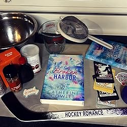 Broken Harbor (Deluxe Edition) (Sparrow Falls, 3): Cowles, Catherine: 9781464241598: Amazon.com ...